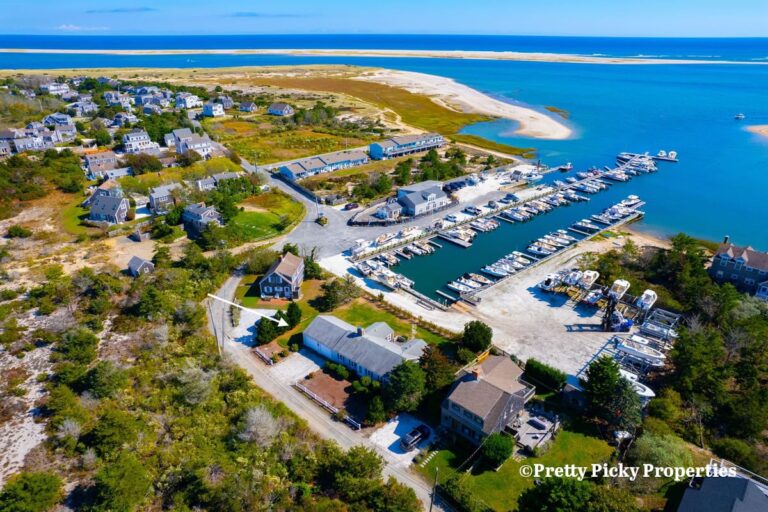 Check Out Our Ultimate Cape Cod Fall Guide to the Season | Pretty Picky